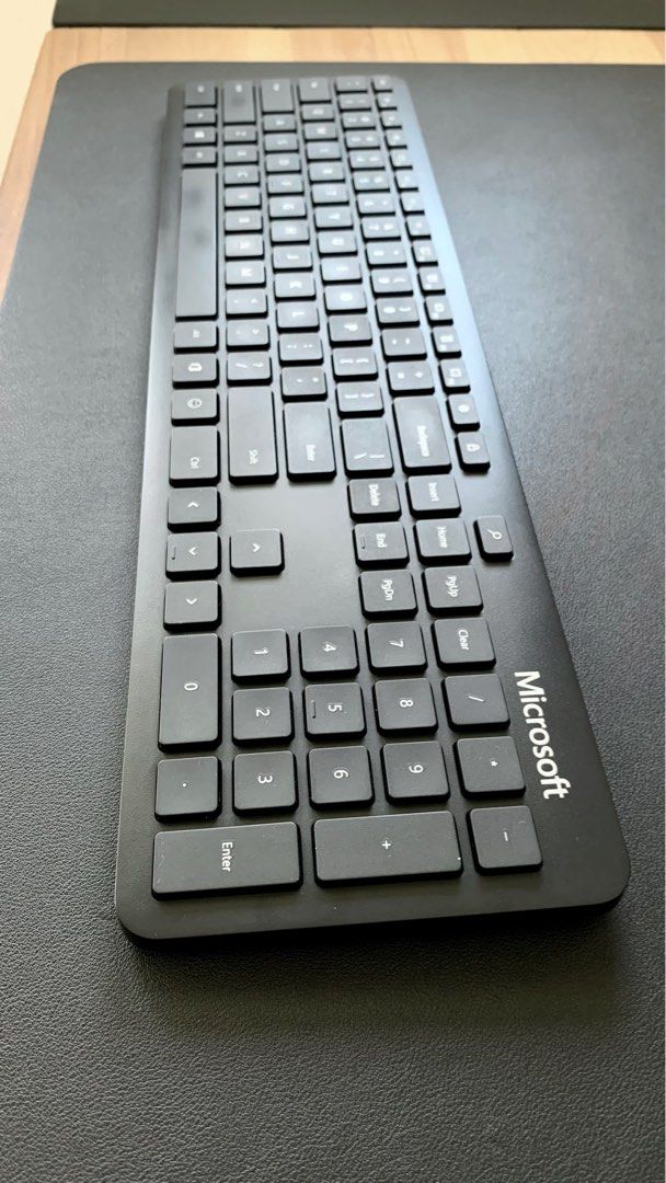 Microsoft Bluetooth Keyboard and Ergonomic Mouse, Computers & Tech ...