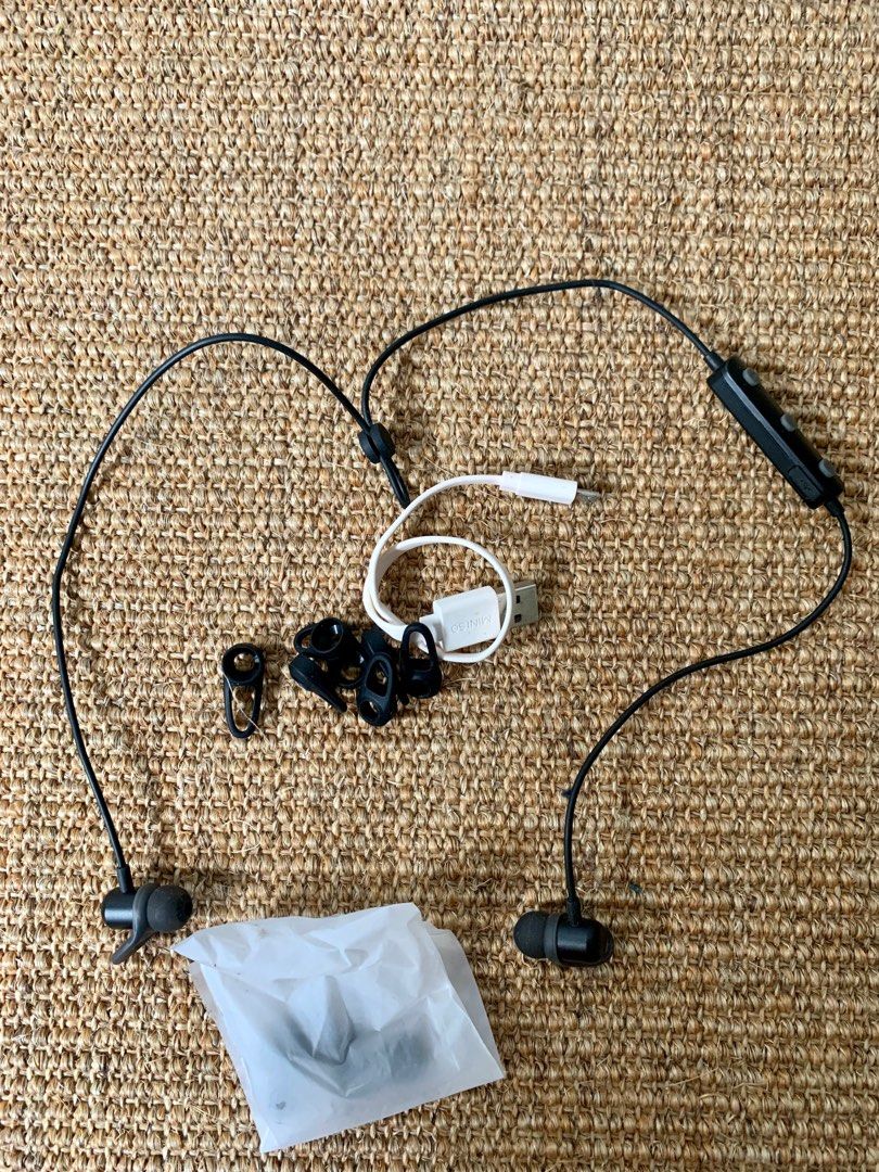 Miniso Bluetooth earphones, Audio, Earphones on Carousell