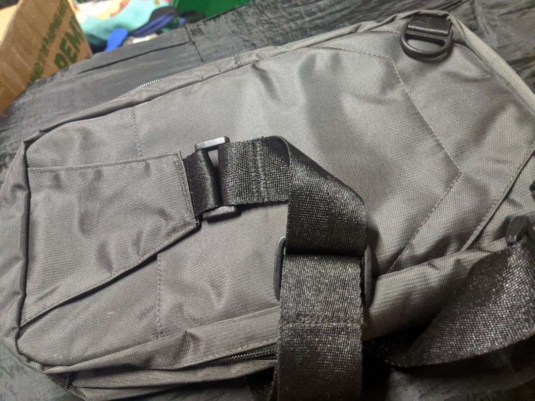 Mossimo body bag on Carousell