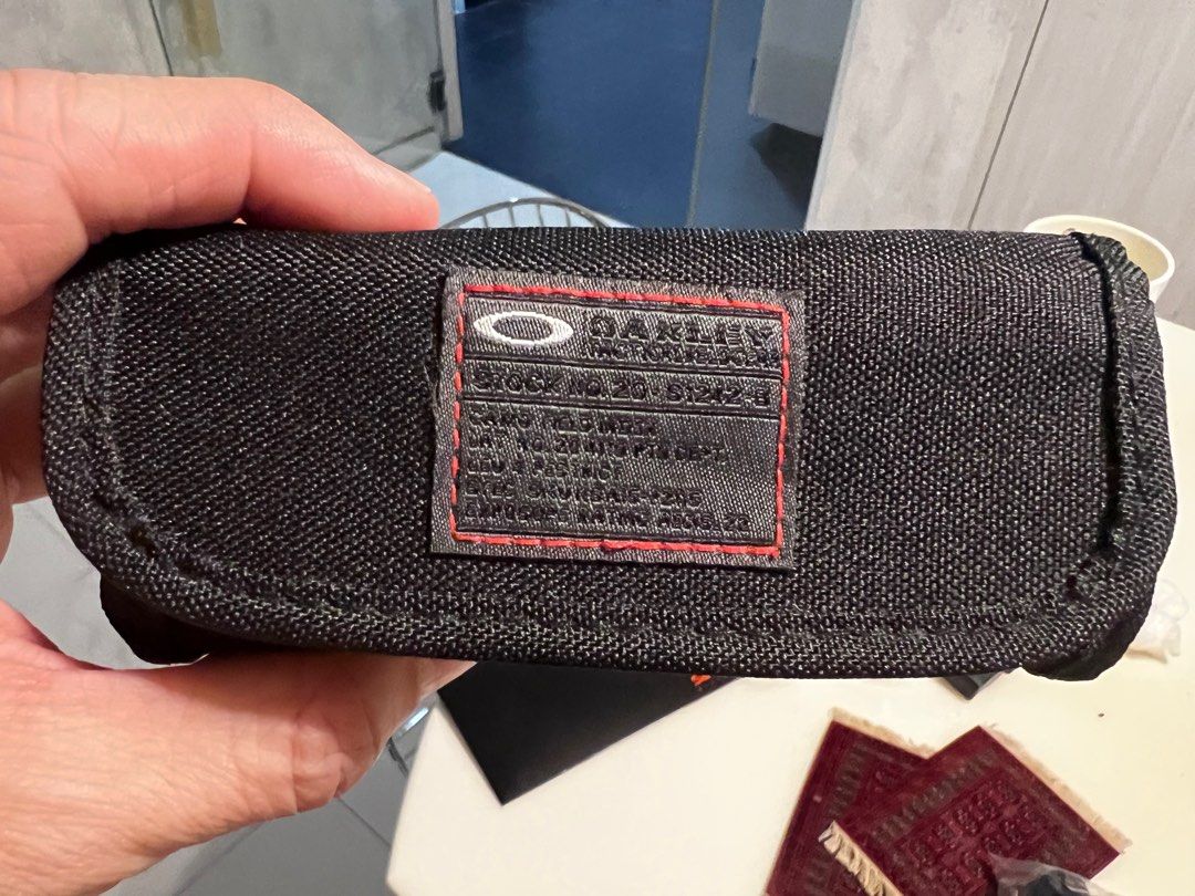 Oakley Cleaning Kit Pouch, Men's Fashion, Watches & Accessories ...