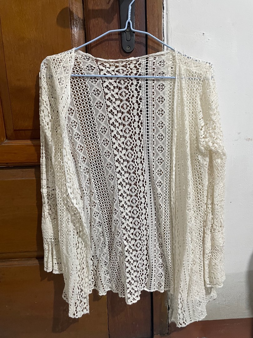 Outer rajut putih, Fesyen Wanita, Pakaian Wanita, Baju Luaran di Carousell