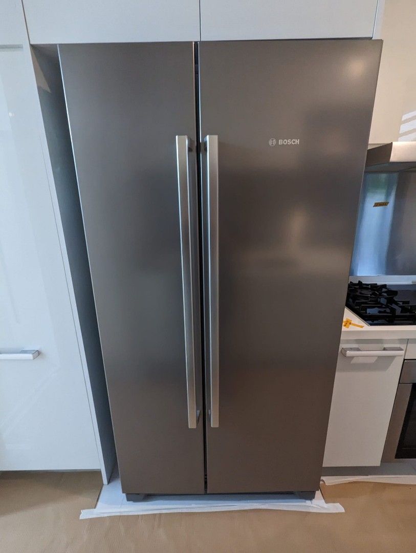 Preloved Bosch 2 Door Fridge, TV & Home Appliances, Kitchen Appliances ...