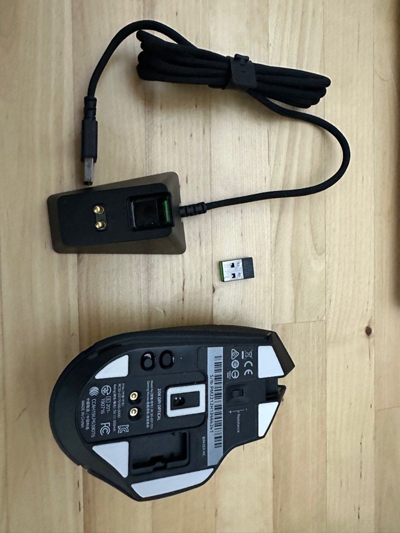 Razer Basilisk Ultimate with base, Computers & Tech, Parts ...