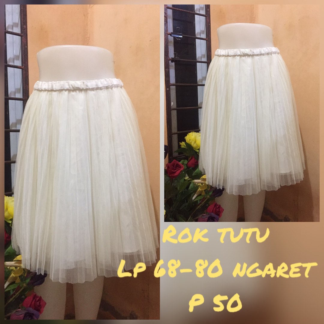 Rok tutu putih, Fesyen Wanita, Pakaian Wanita, Bawahan di Carousell