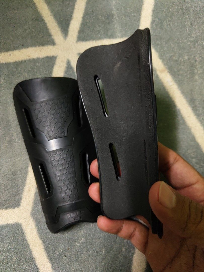 Shin pad, Sports Equipment, Sports & Games, Racket & Ball Sports on ...