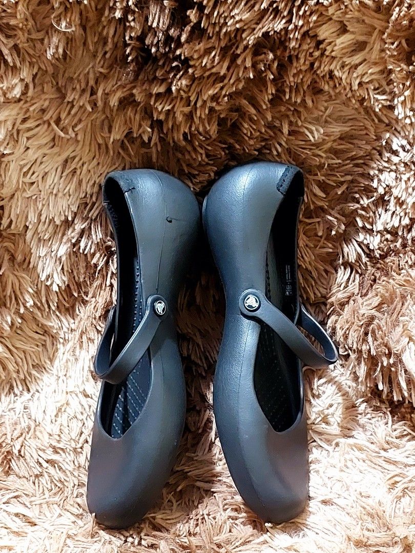 Size: W8 @ 25cm original preloved crocs for adult on Carousell