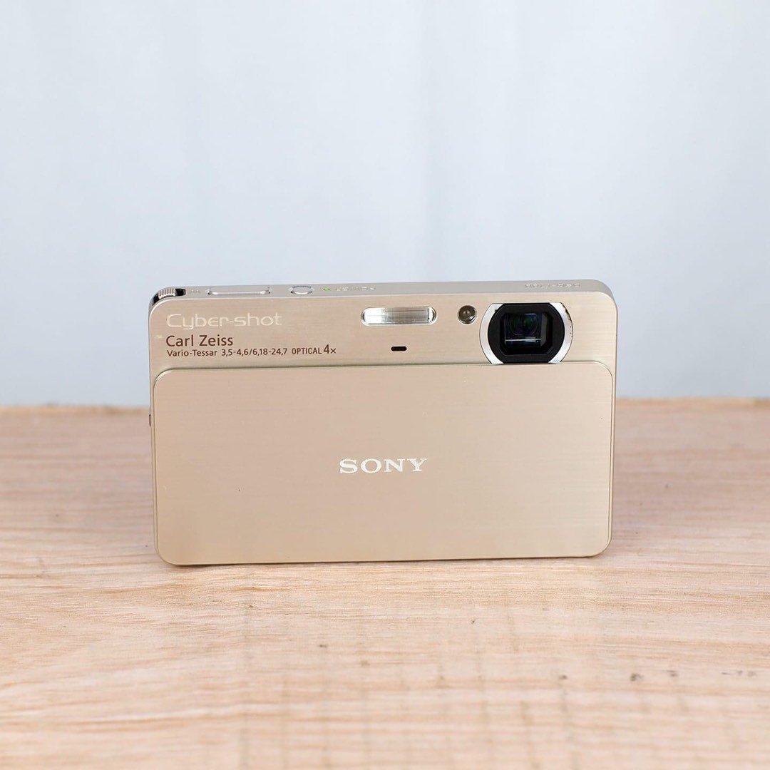 Sony Cybershot DSC 1700 Digital Camera, Photography, Cameras on Carousell