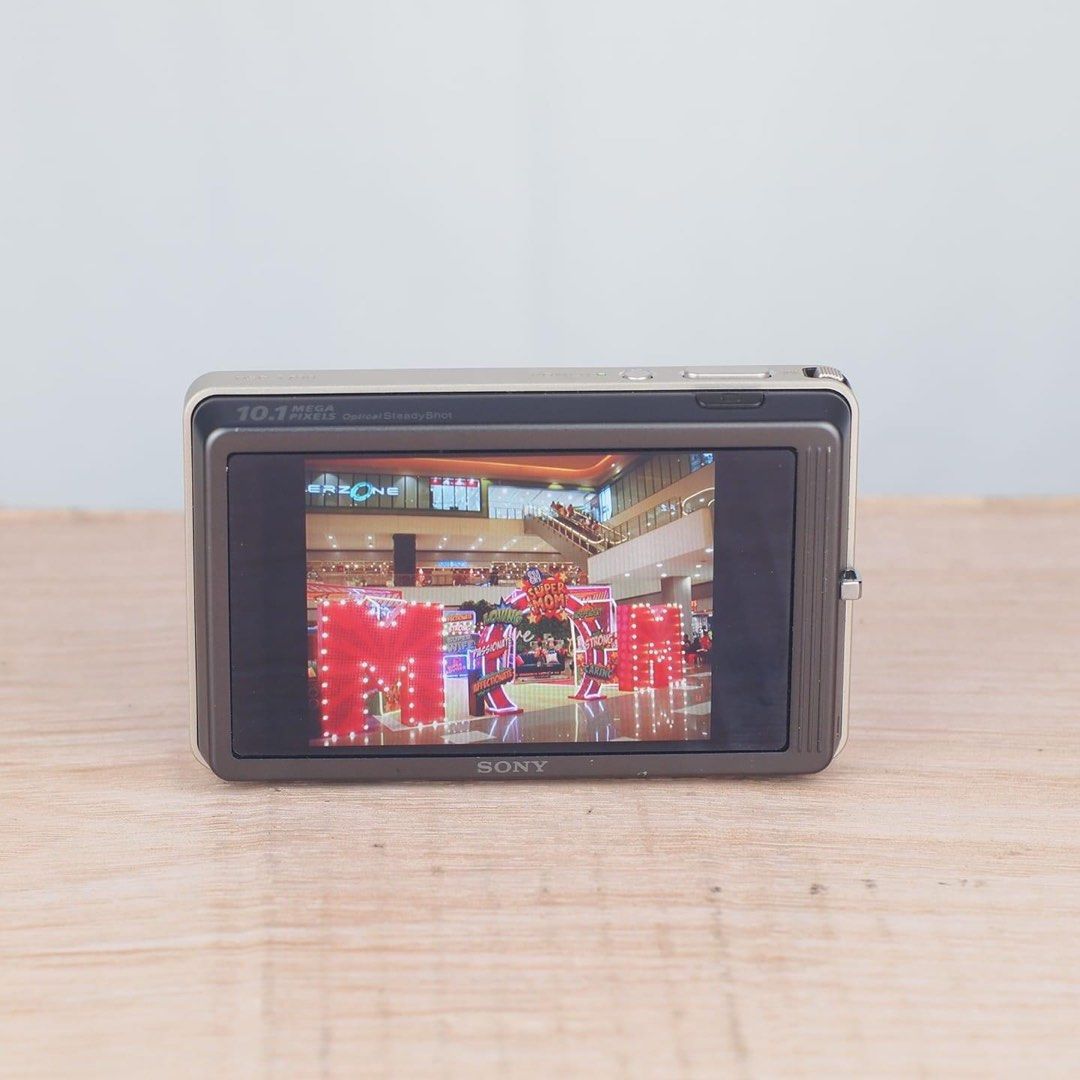 Sony Cybershot DSC 1700 Digital Camera, Photography, Cameras on Carousell