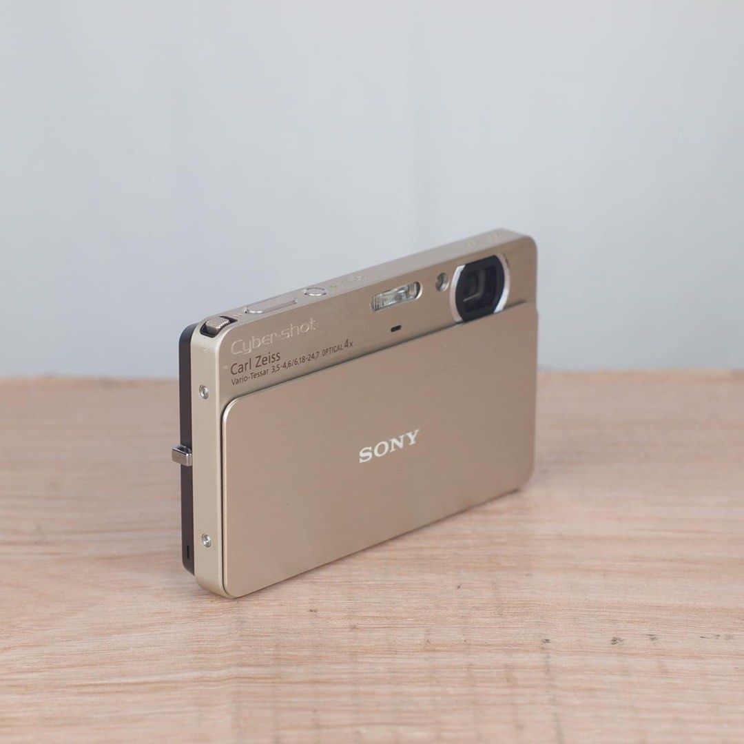 Sony Cybershot DSC 1700 Digital Camera, Photography, Cameras on Carousell