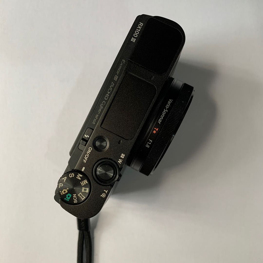 Sony RX100 III Advanced Camera with 13.2 x 8.8 mm sensor, Photography ...