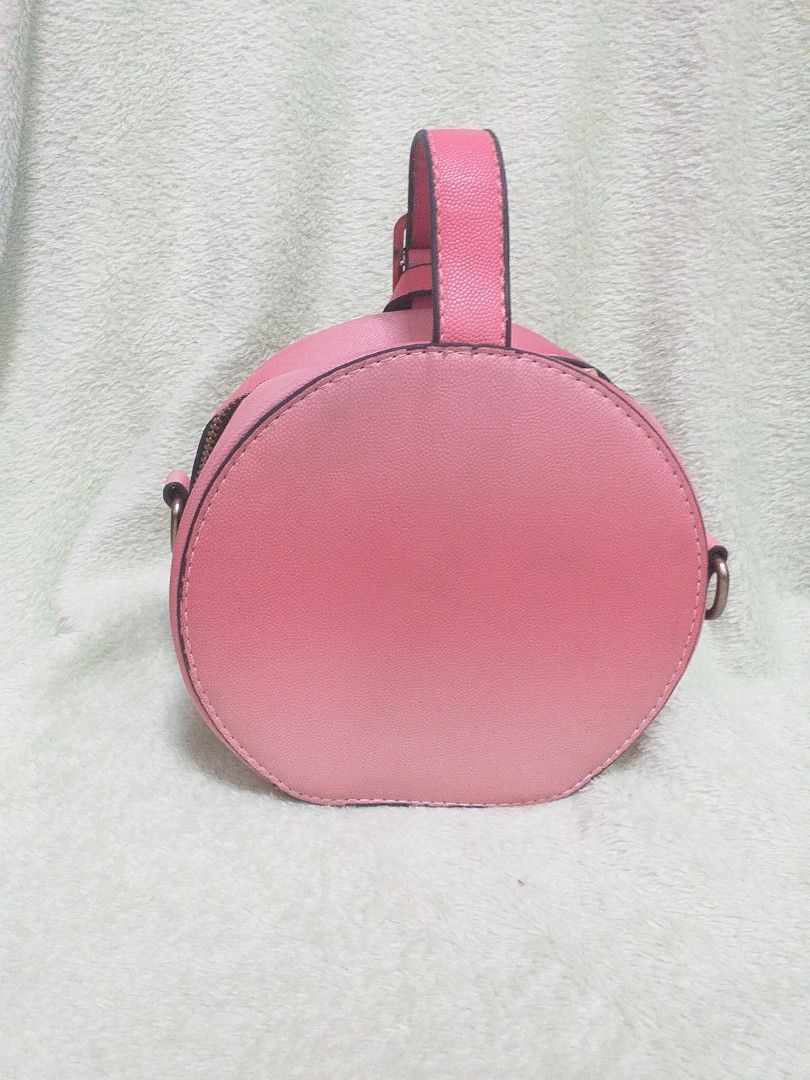 Tas gradasi Bulat, Fesyen Wanita, Tas & Dompet di Carousell