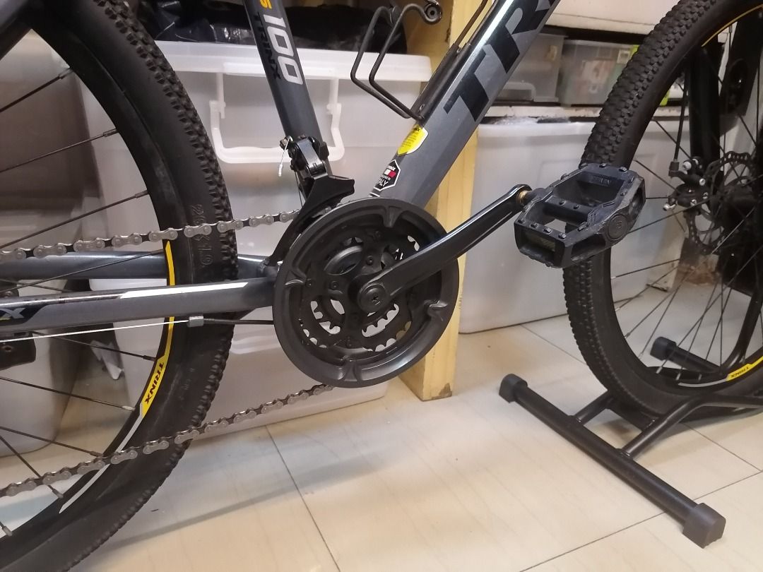 Trinx Majes 100 26er Gray-Yellow MTB Mountain Bike on Carousell