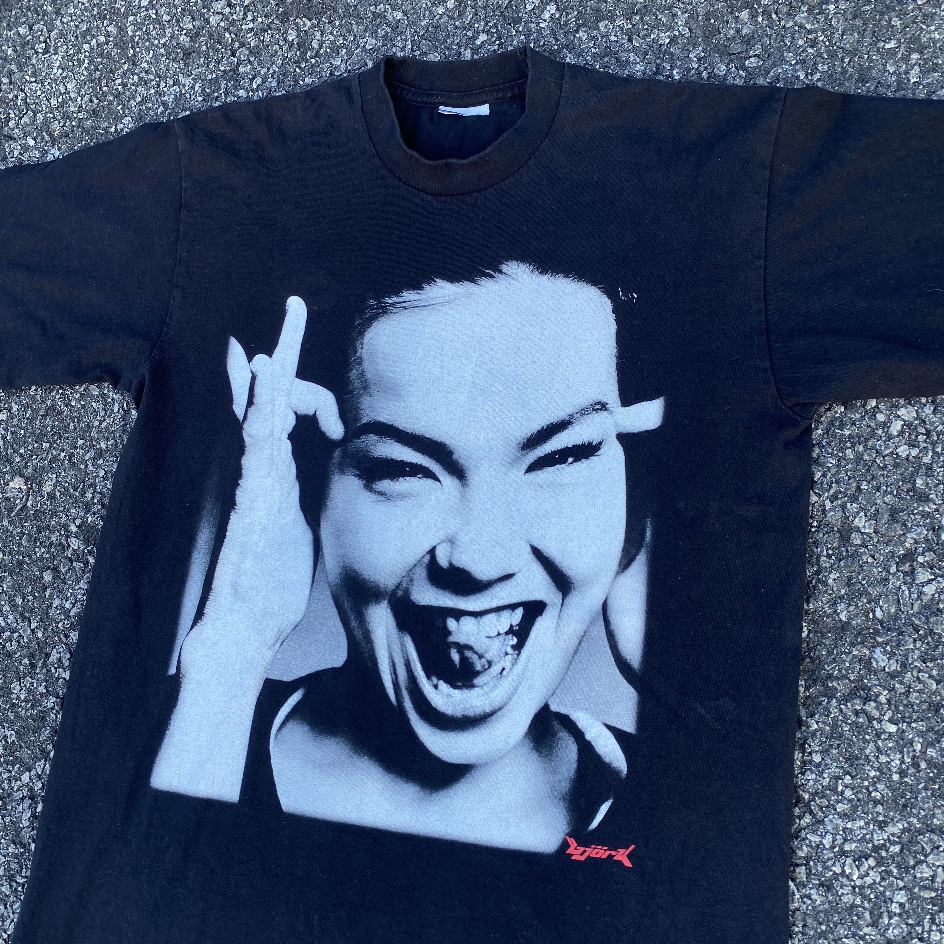 Vintage Bjork Tshirt Vtg Promo Band Rap Tee Britpop, Men's Fashion ...