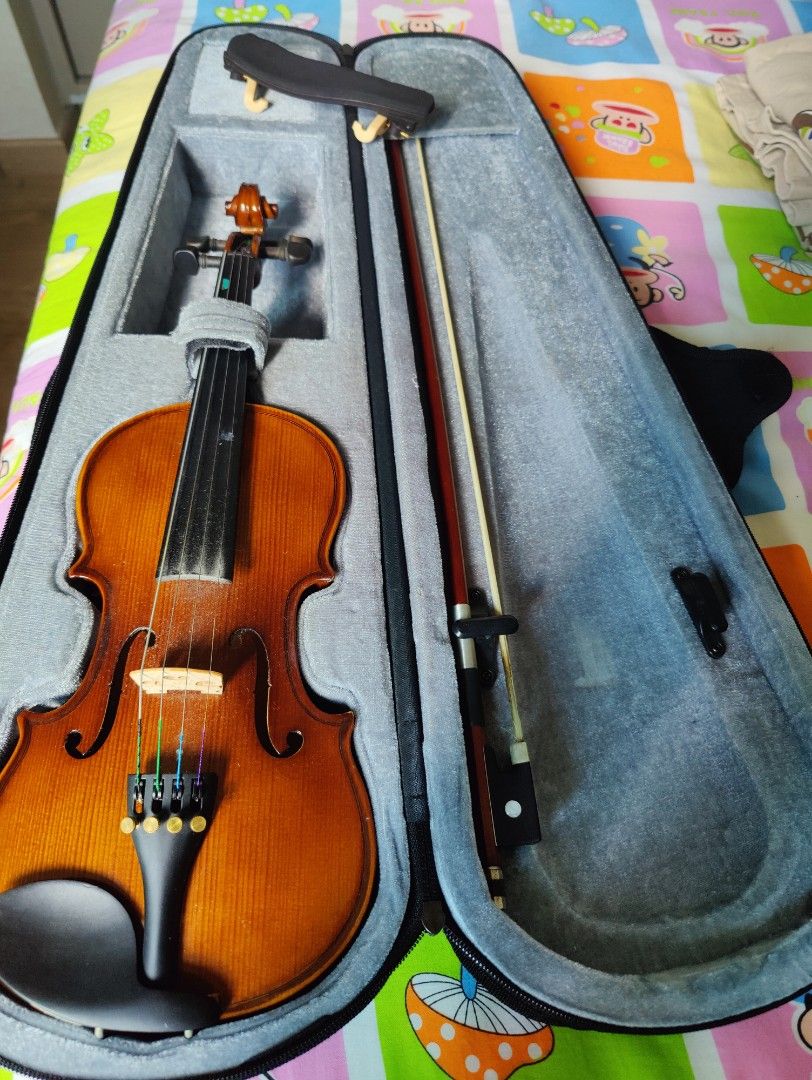 Violin Synwin 1/4 size SV-411005, Hobbies & Toys, Music & Media, Musical Instruments on Carousell