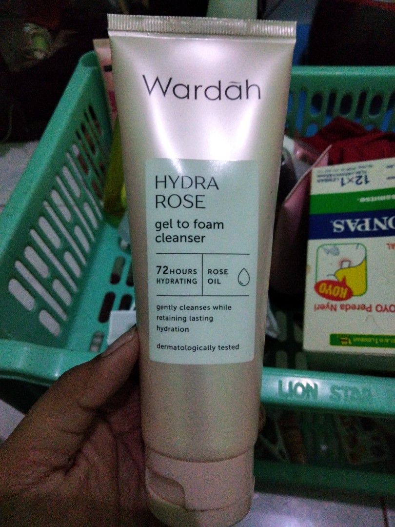 Wardah Hydra Rose, Kesehatan & Kecantikan, Rias Wajah di Carousell