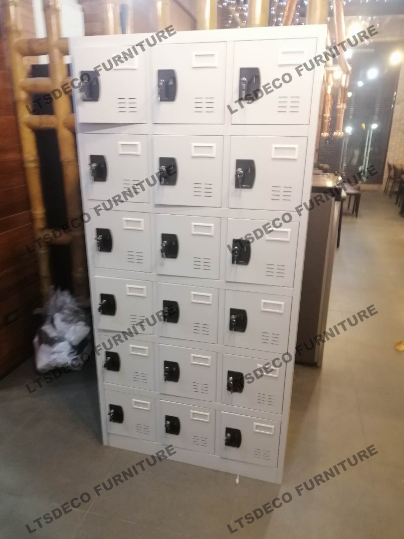 18 door steel locker office partition // office furniture!!!!~ on Carousell