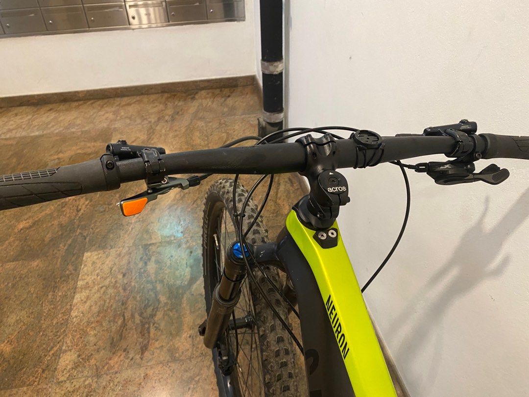 2020 canyon neuron CF medium, Sports Equipment, Bicycles & Parts ...