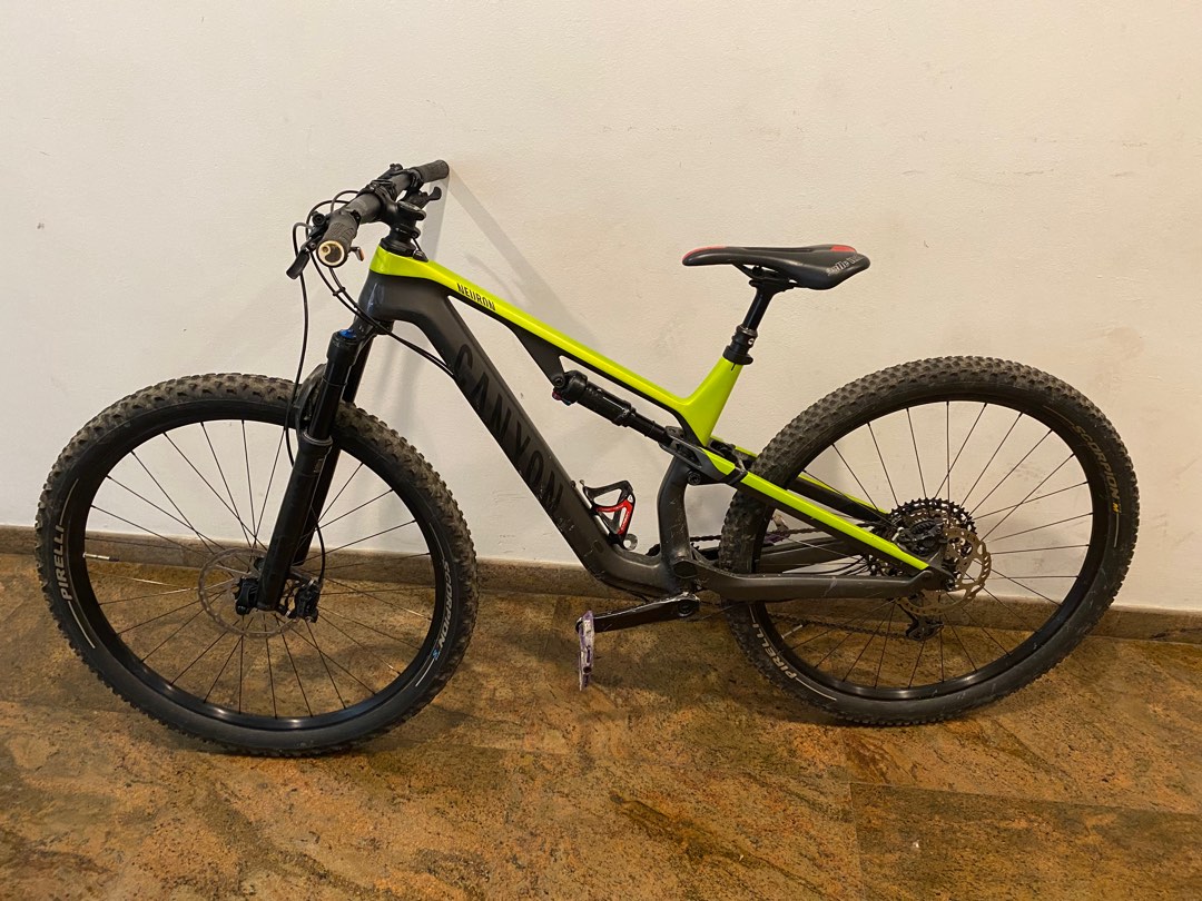 2020 canyon neuron CF medium, Sports Equipment, Bicycles & Parts ...