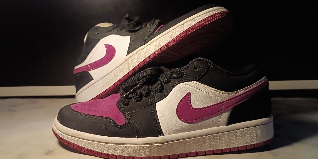 AJ1 Pink Low W, Women's Fashion, Footwear, Sneakers on Carousell