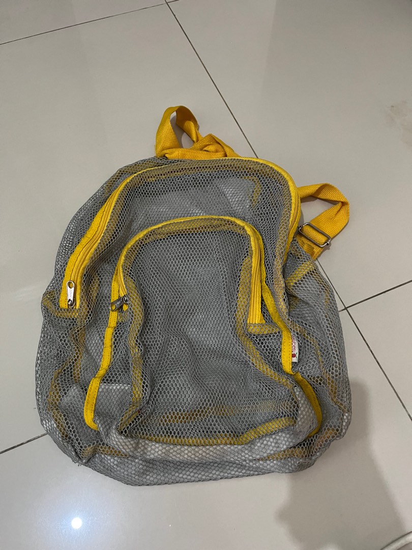 Backpack jaring jaring, Fesyen Wanita, Tas & Dompet di Carousell