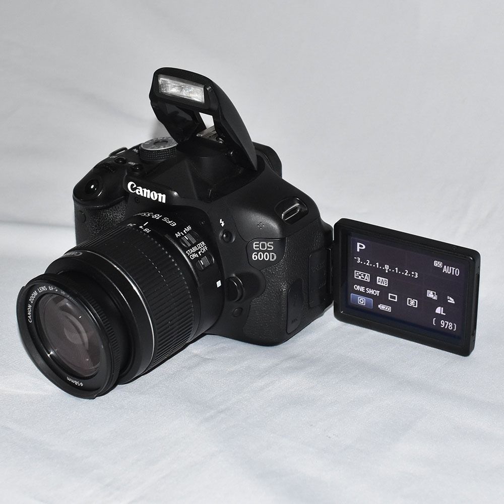 Canon EOS 600D & 18-55mm AF IS II lens (with Canon camera bag ...