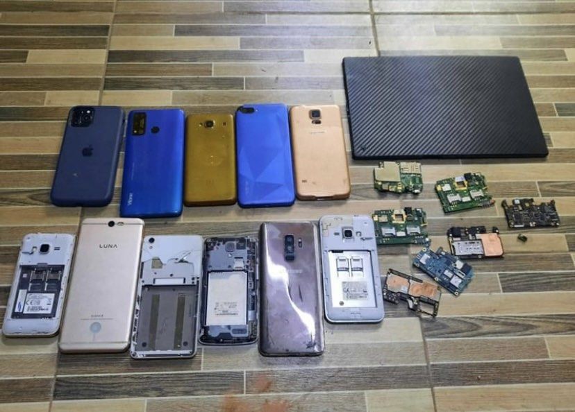 Collecting Old and Broken Phone, Mobile Phones & Gadgets, Mobile Phones ...