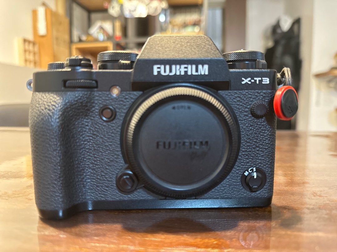 Fujifilm XT-3 with battery grip, Photography, Cameras on Carousell