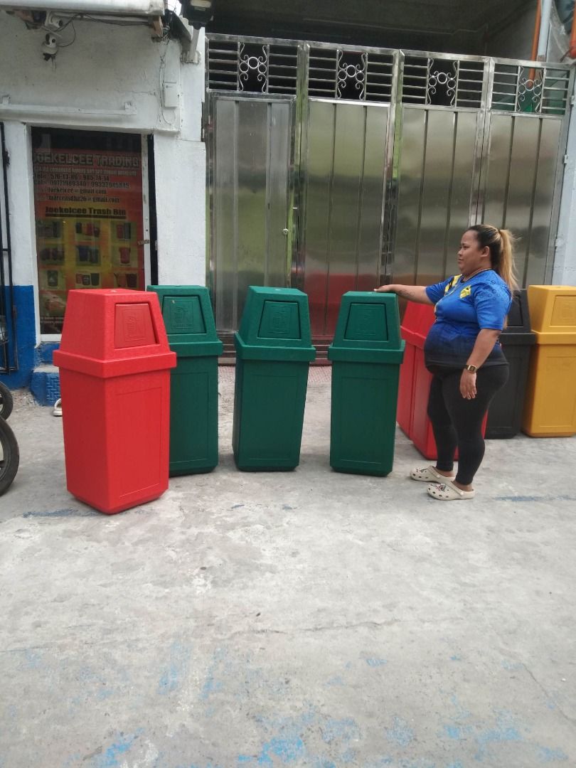 HOODED KING TRASH BIN, Furniture & Home Living, Cleaning & Homecare ...