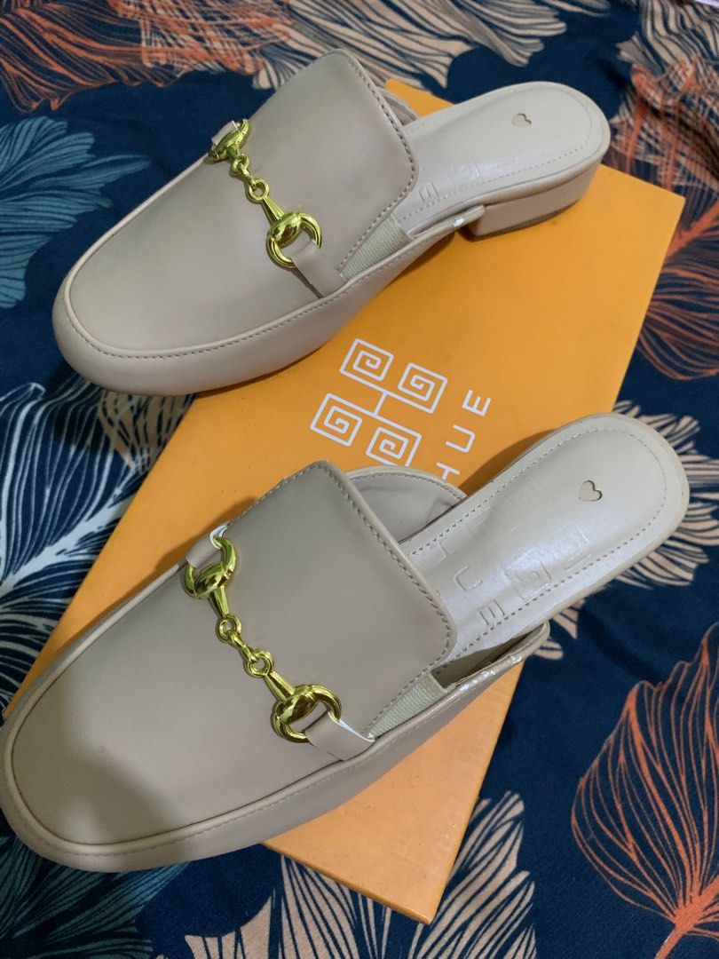 Hue Manila Flat Mules, Women's Fashion, Footwear, Flats & Sandals on ...