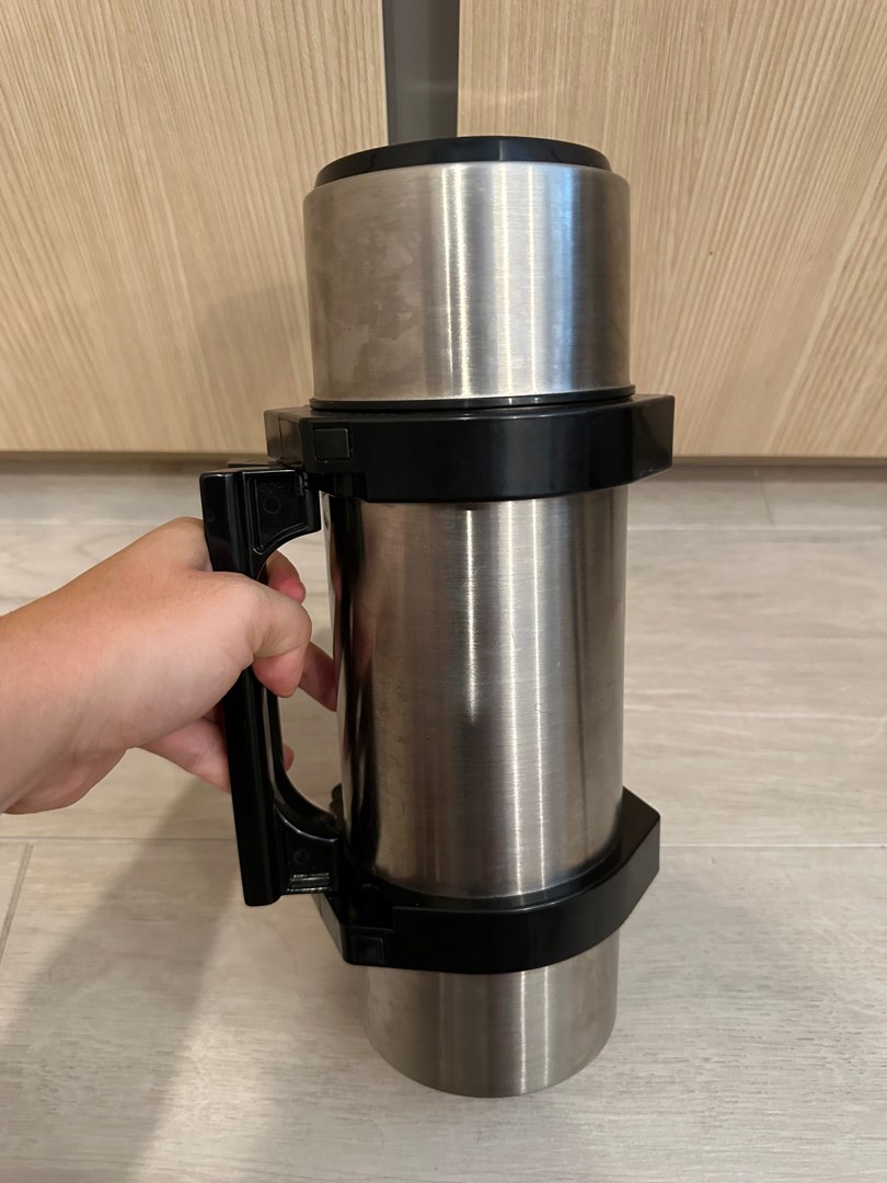 Igloo brand thermal flask, Furniture & Home Living, Kitchenware ...