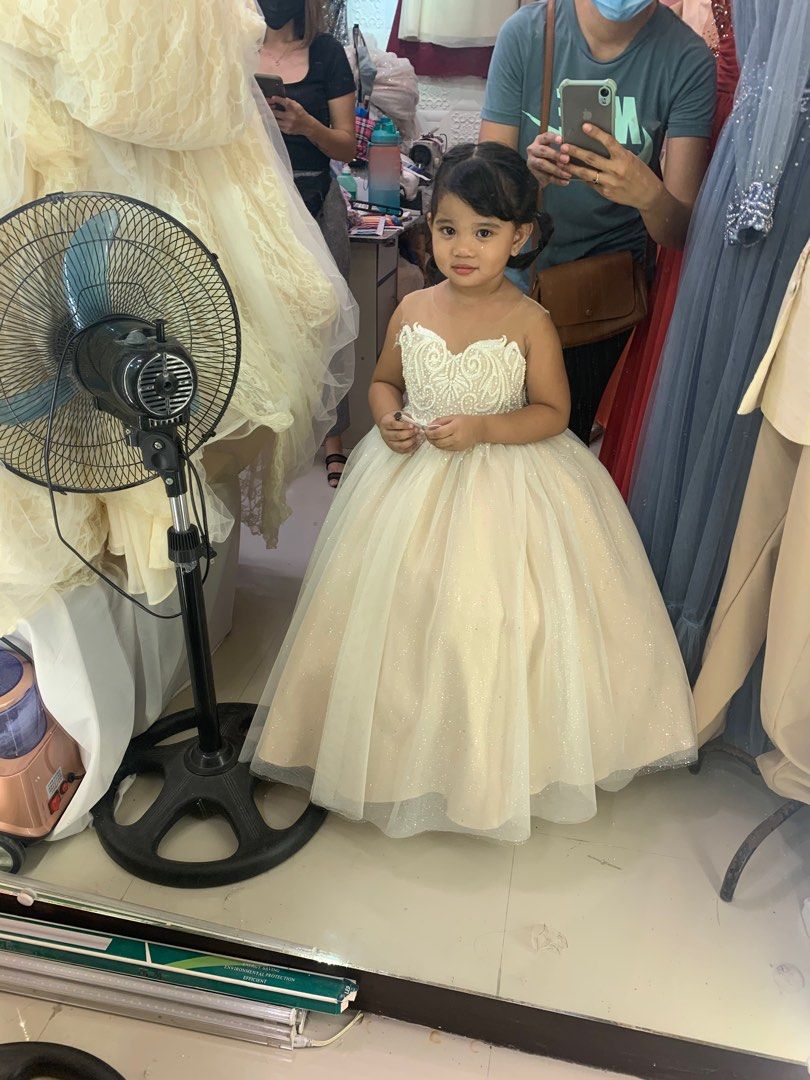 Little bride gown 5 to 6 yrs old with free kids white robe, Women's ...
