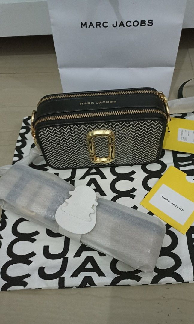 Marc Jacobs Snapshot, Fesyen Wanita, Tas & Dompet di Carousell