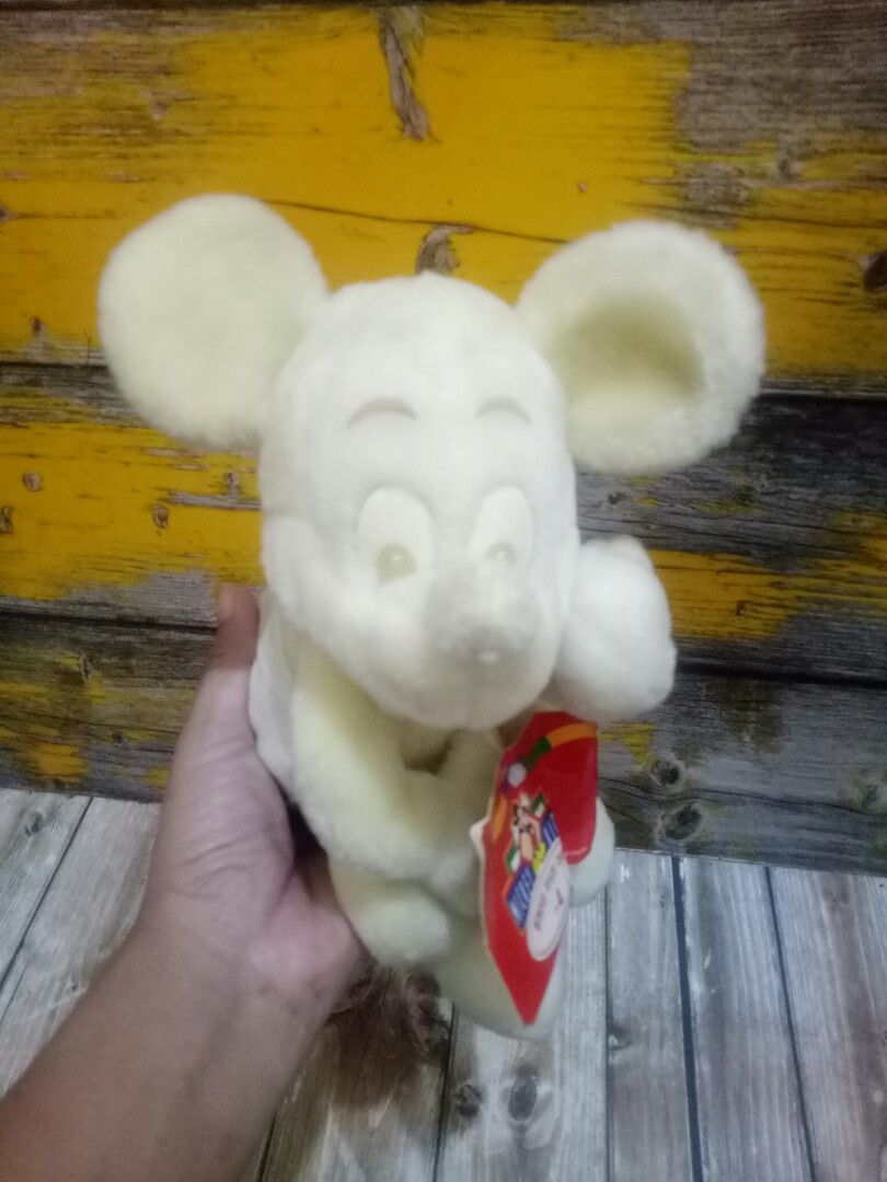 Mickey Mouse albino, Toys & Collectibles, Mainan di Carousell
