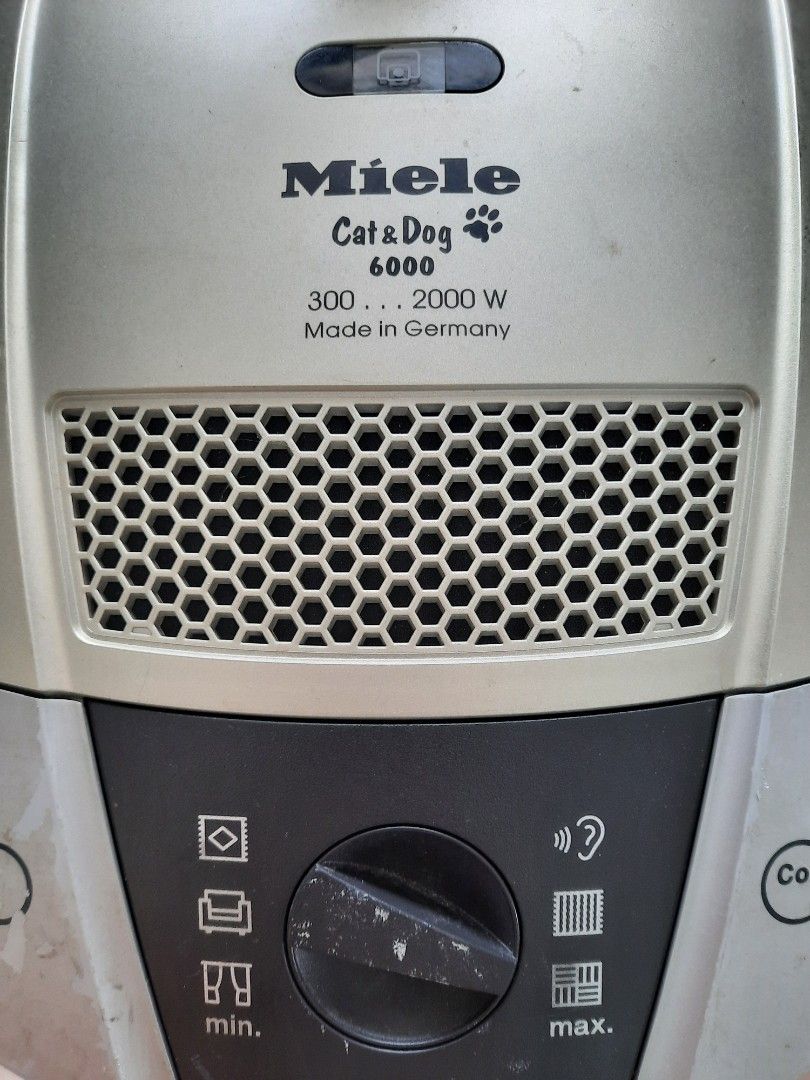 Miele Cat & Dog 6000 Vacuum Cleaner, TV & Home Appliances, Vacuum ...