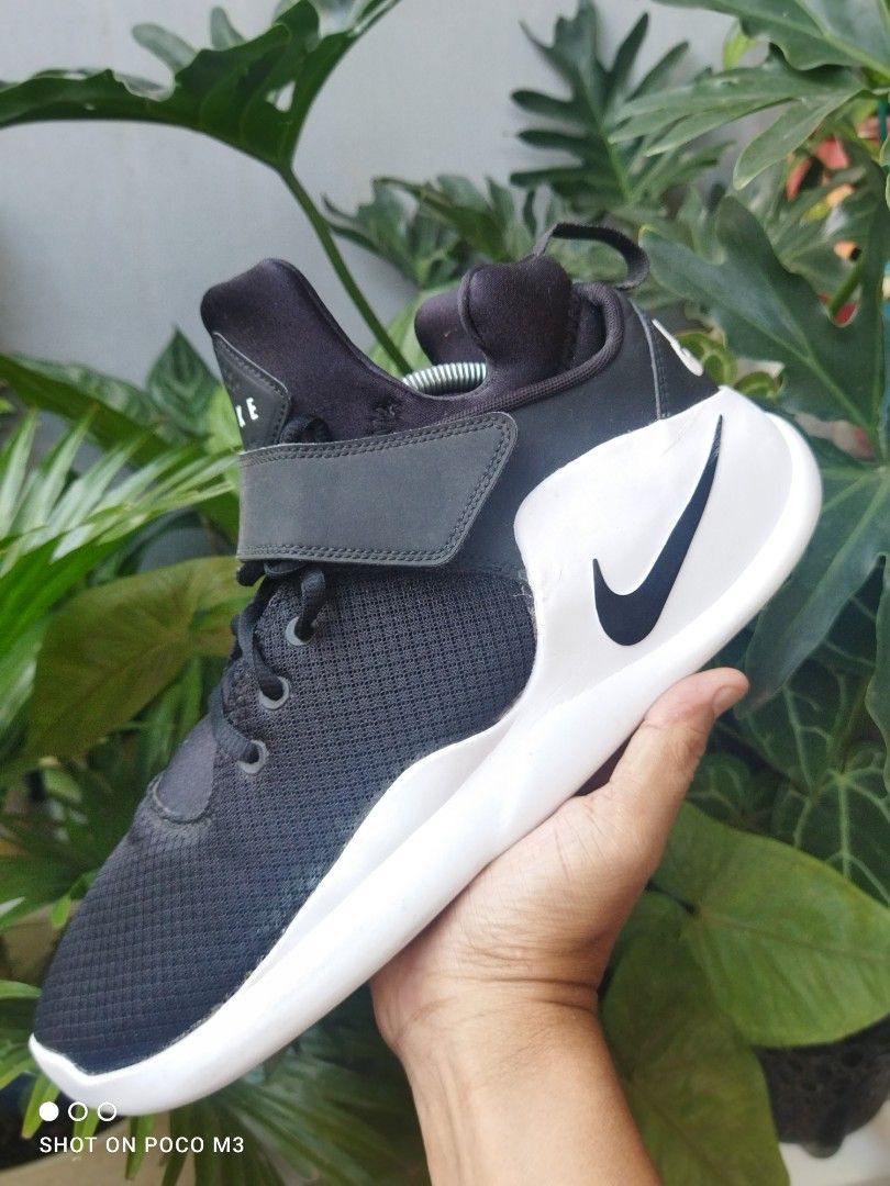 Nike Kwazy, Fesyen Pria, Sepatu , Sneakers di Carousell