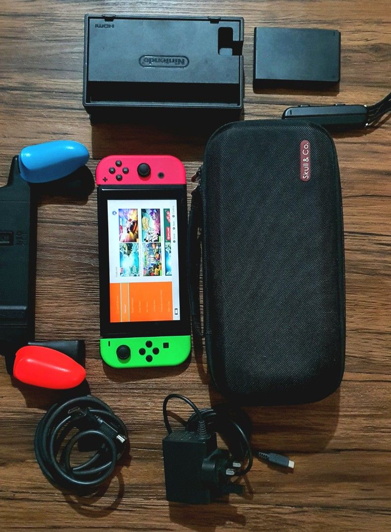 Nintendo switch V2 complete set, Video Gaming, Video Game Consoles ...