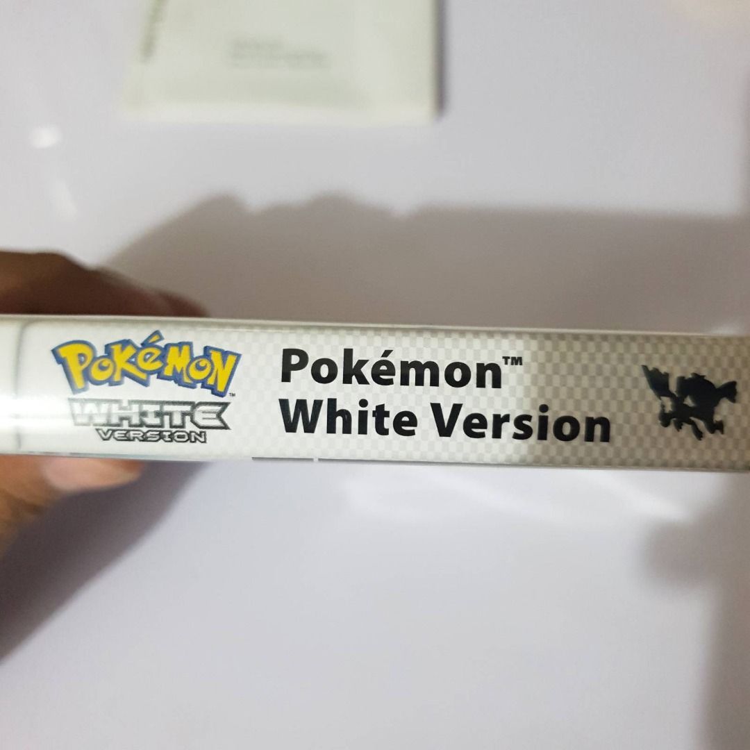 Pokemon White Version, Complete with Manual and box (PRICE NEGOTIABLE ...