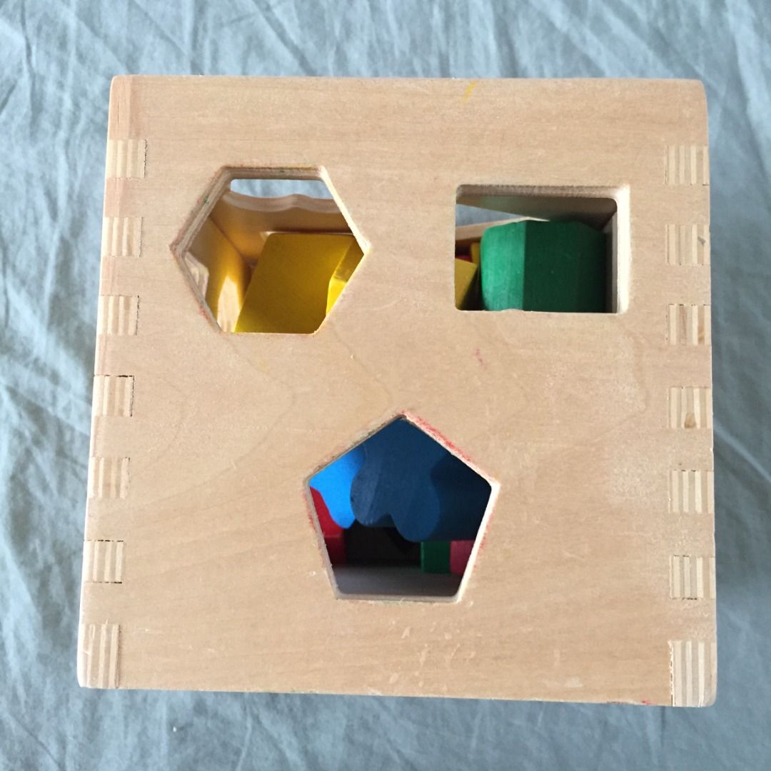 Preloved: Melissa & Doug Wooden Shape Sorting Cube - Classic Wooden Toy ...