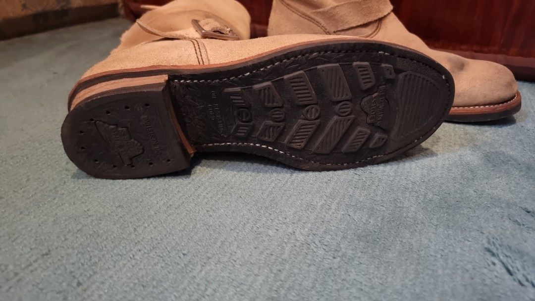 Red wing japan boots roughout, Men's Fashion, Footwear, Boots on Carousell