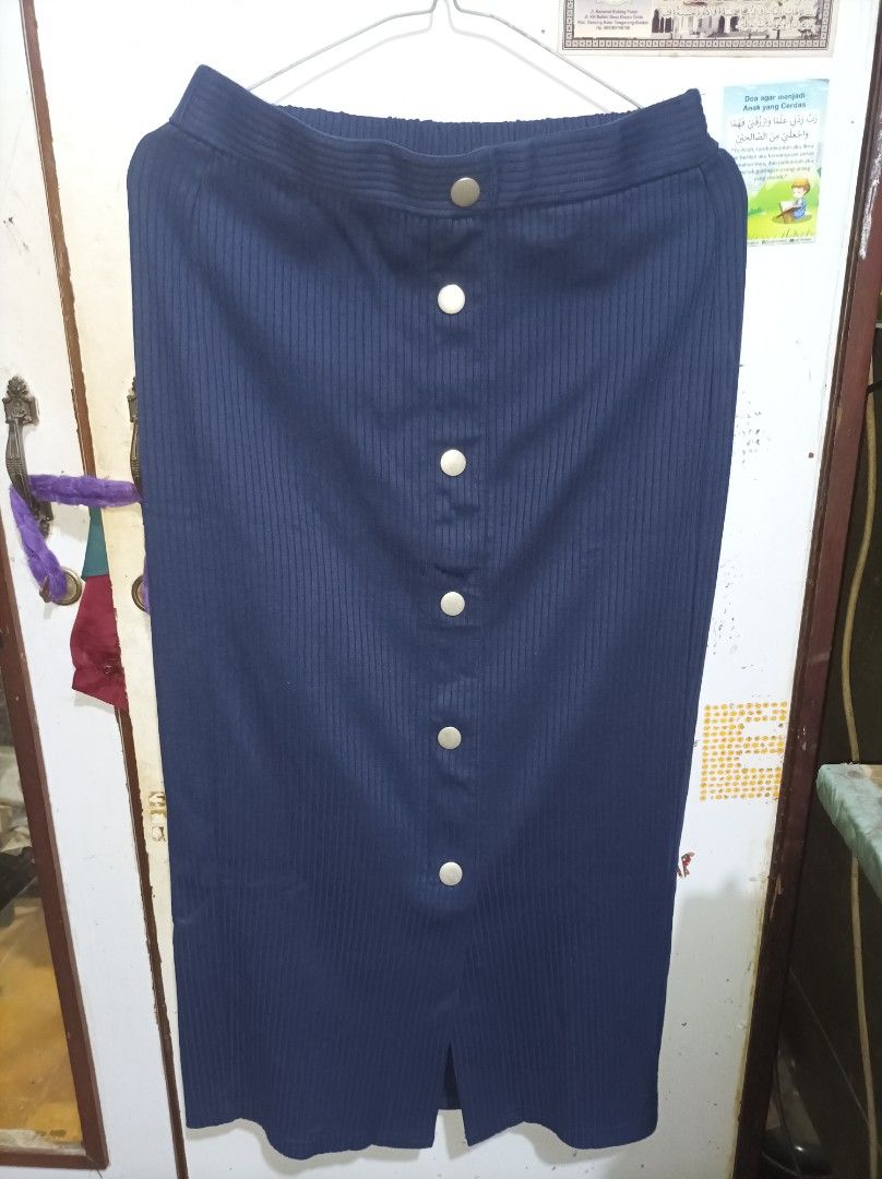 Rok knit model span fit to M urban reserach, Fesyen Wanita, Pakaian ...