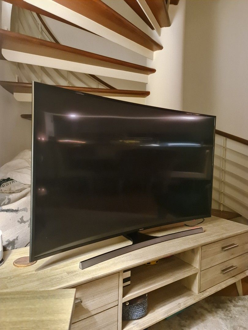 Samsung 55 inch UHD LED Curved Smart TV, TV & Home Appliances, TV & Entertainment, TV on Carousell