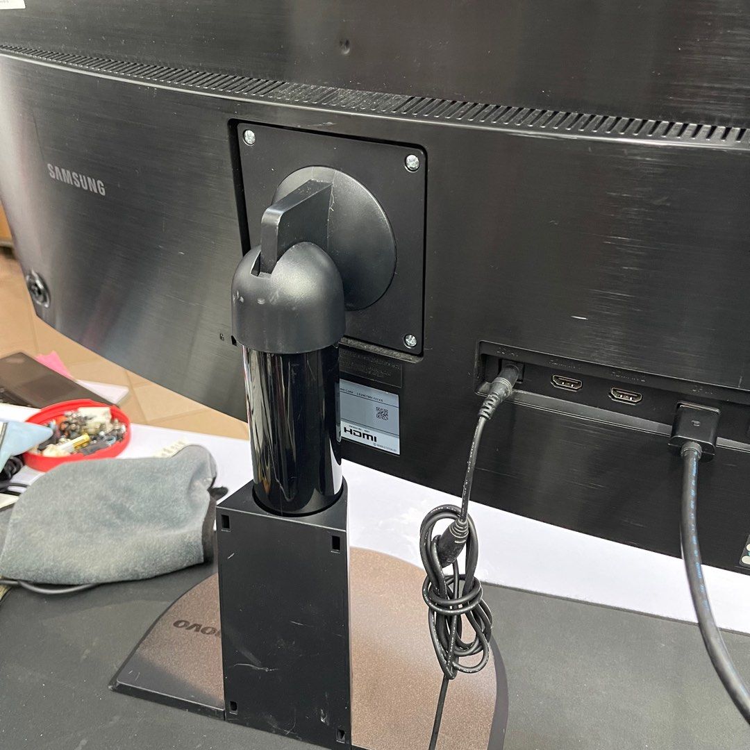 Samsung Monitor 29 inch curved with HDMI x2 & Display Port x1 without ...