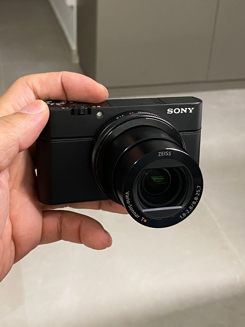 Sony RX 100 IV / mark 4, Photography, Cameras on Carousell