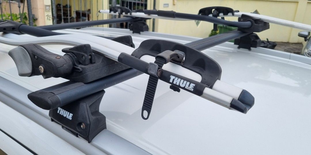 Thule Roof Rack with Bicycle carrier - Mitsubishi Outlander, Car ...