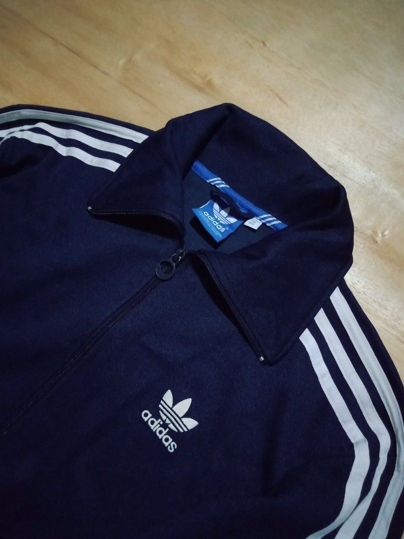 Trektop Adidas, Fesyen Pria, Pakaian , Baju Luaran di Carousell