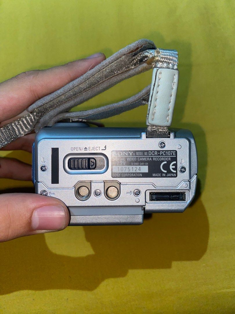 Sony Carl Zeiss Vario-Tessar Camcorder on Carousell