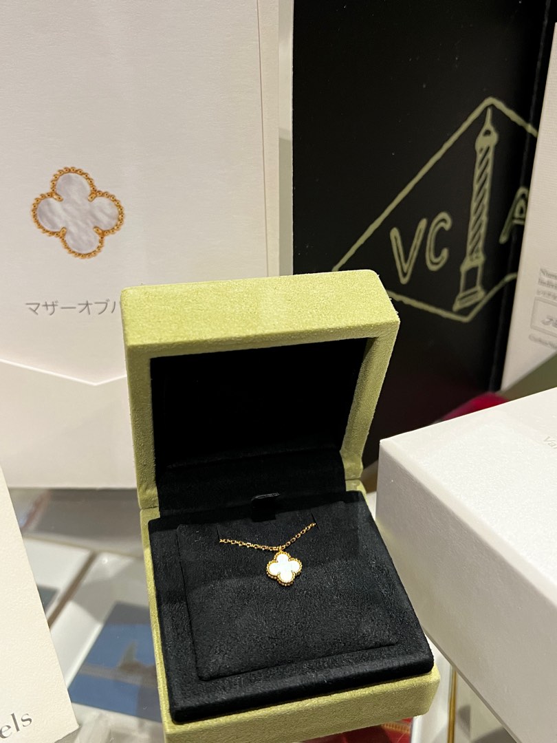VCA MOP Sweet Alhambra Necklace, Luxury, Accessories on Carousell