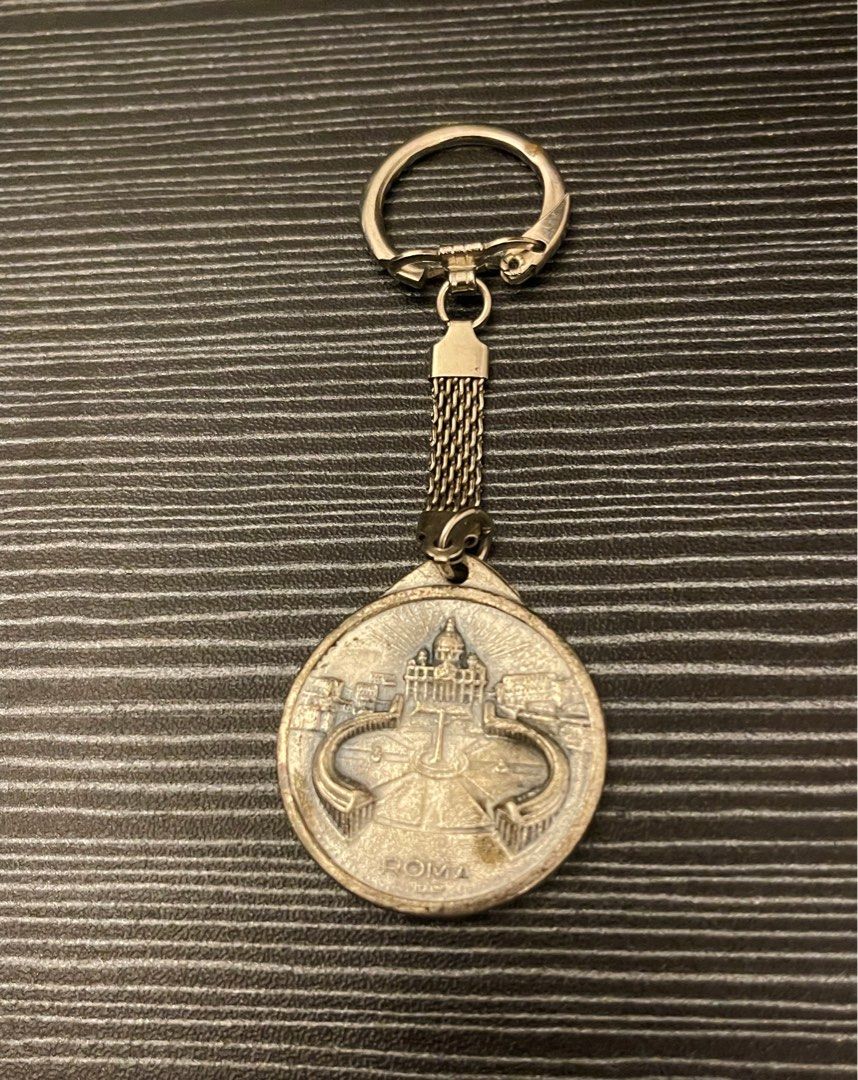 Vintage Keychain Roma Italy, Hobbies & Toys, Collectibles & Memorabilia ...