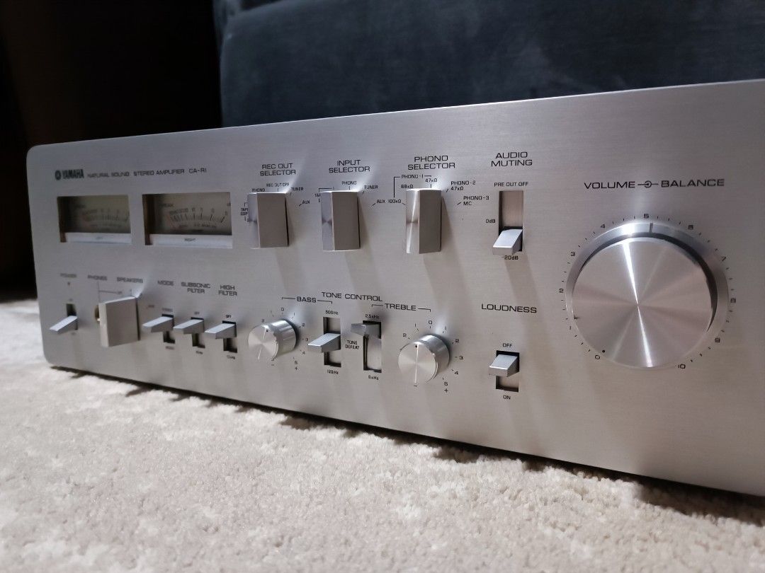 Yamaha Vintage Amp with blue LED VU meter, Audio, Soundbars, Speakers ...