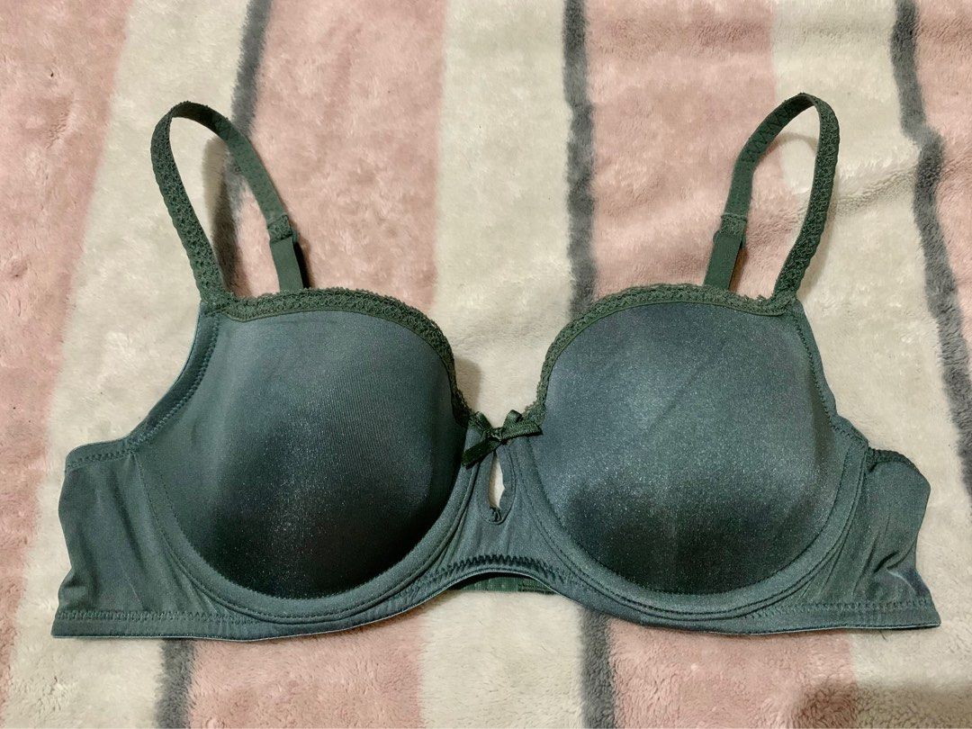 6ixtyeight emerald green bra on Carousell